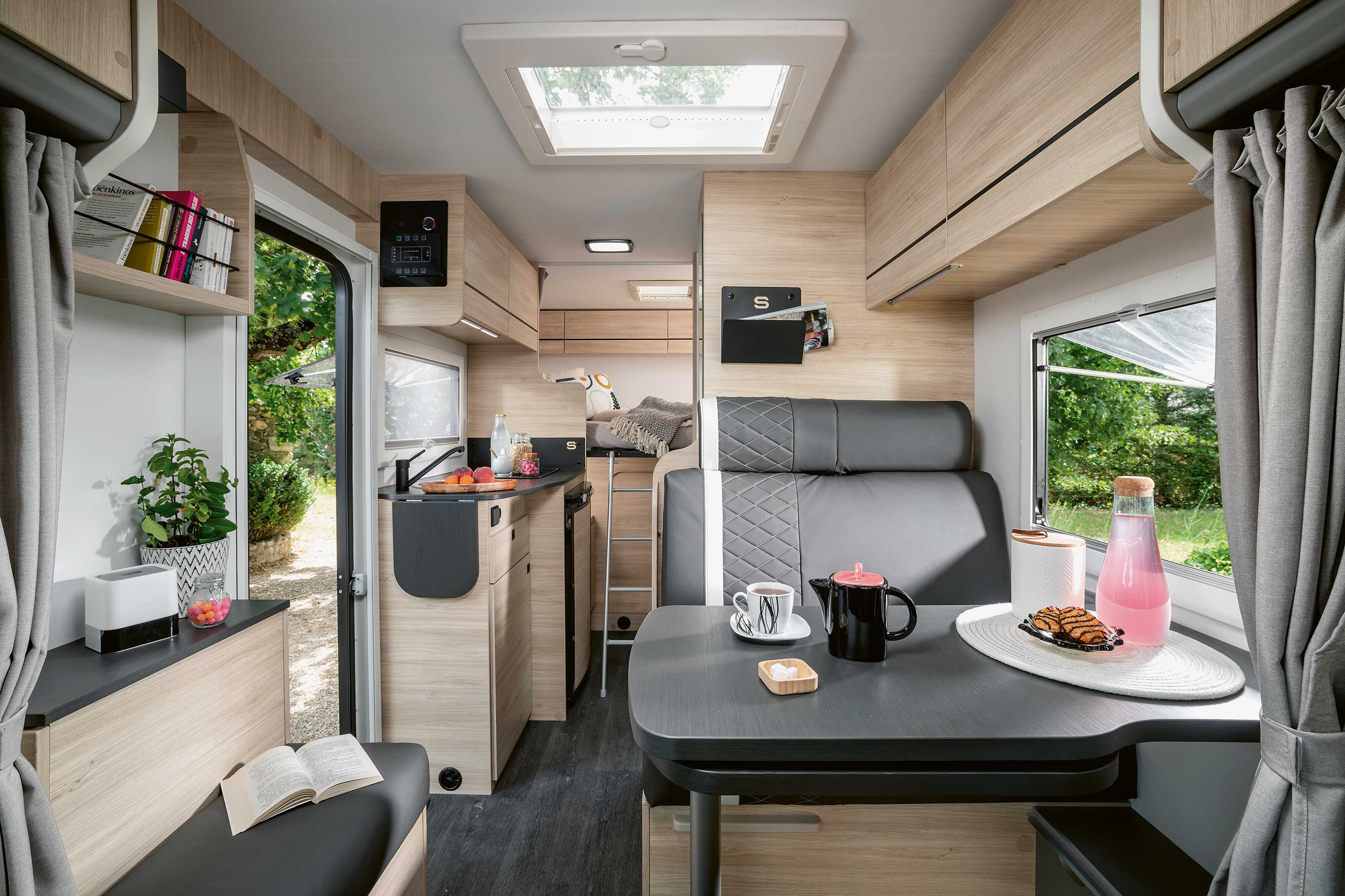 Challenger: sportlich kompakt – Wohnmobil und Caravan