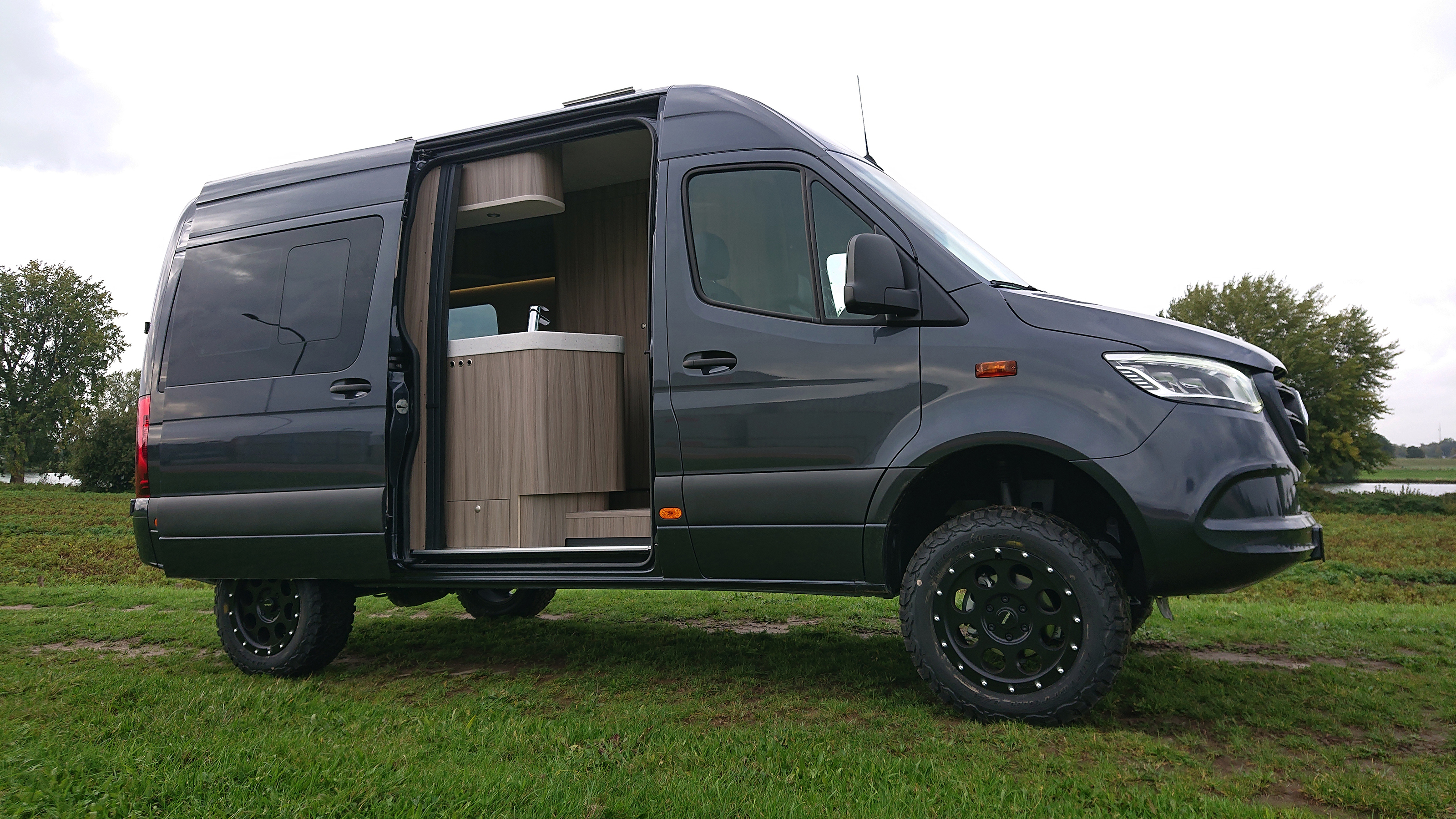 Innova Roadtrip – Autocaravane