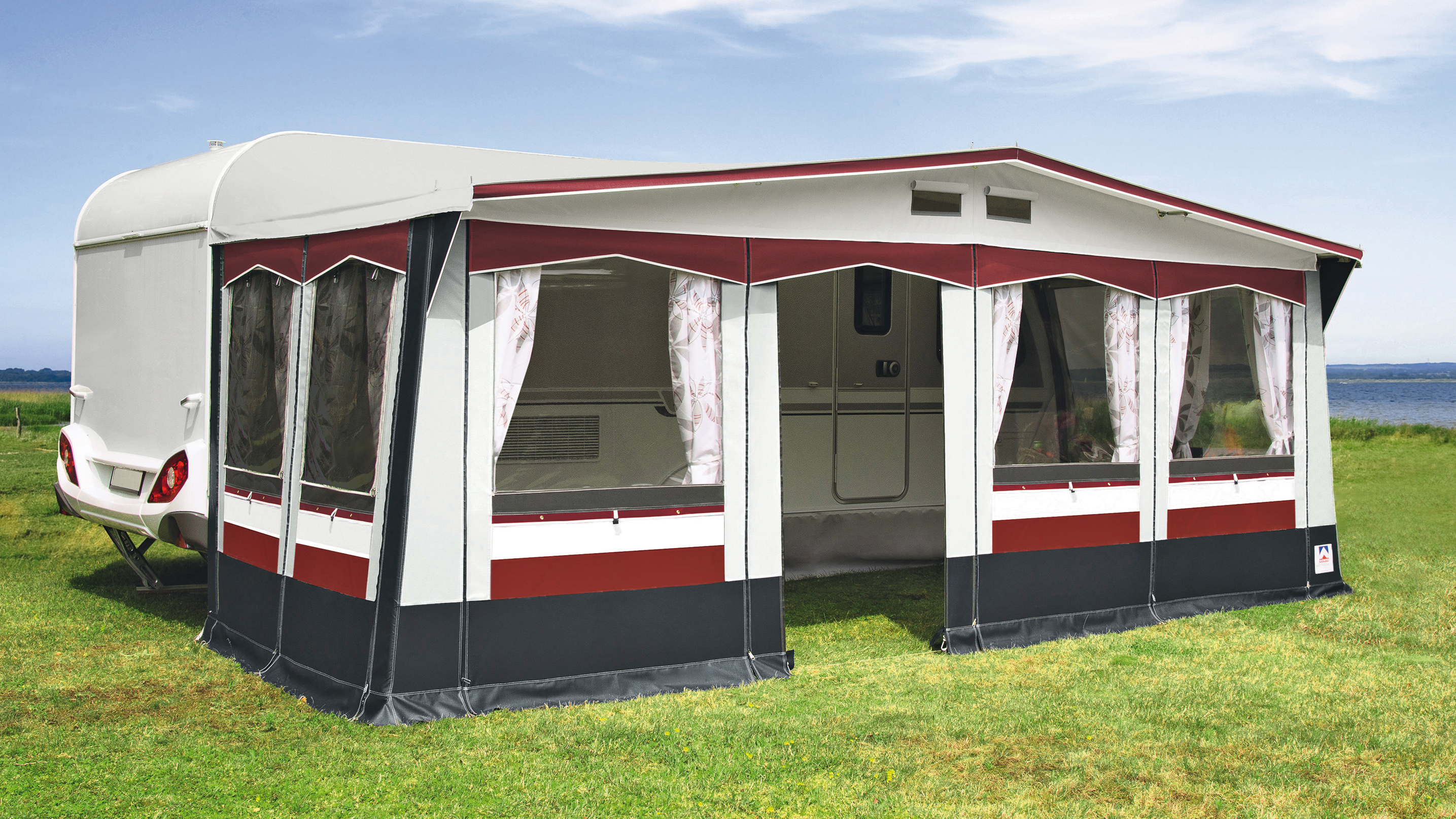 Handgefertigte Vorzelte mit neuen Farben – Wohnmobil und Caravan